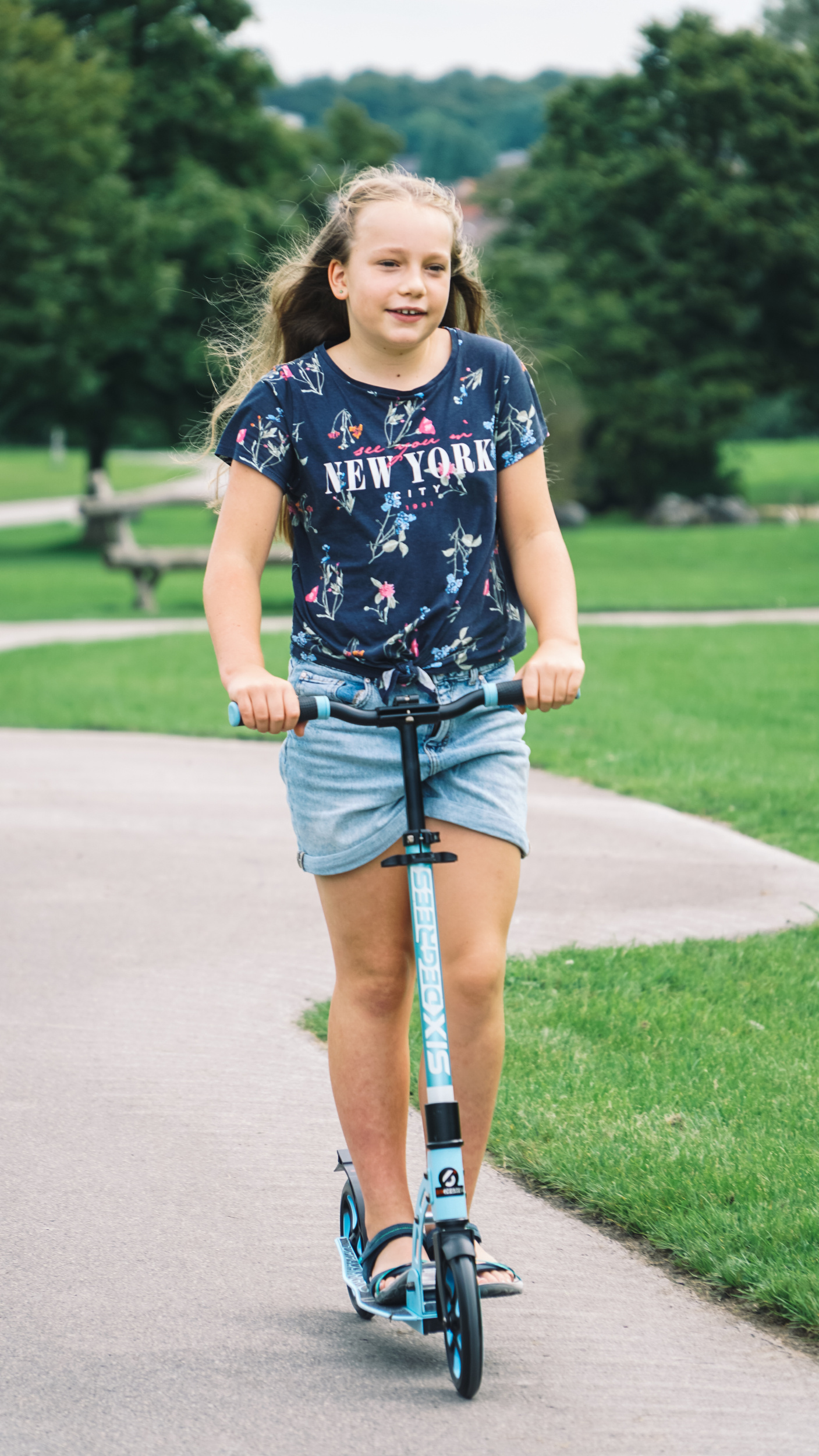 Six Degrees 2-Wheel Step Foldable Foot Brake Pastel Blue/Black ...